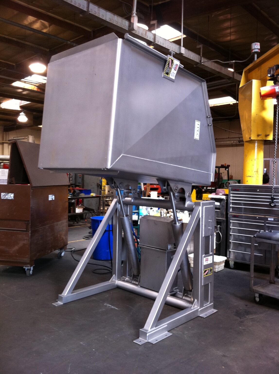 Pivot Dumper | FPEC Heavy-Duty Dumpers for Safe, Efficient Handling